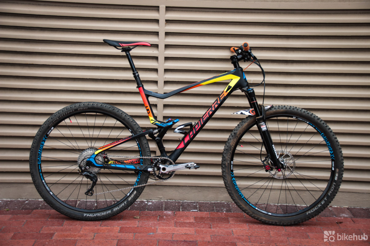 First Look Friday: Lapierre XR 729, Luvhandles grips and Thule ...
