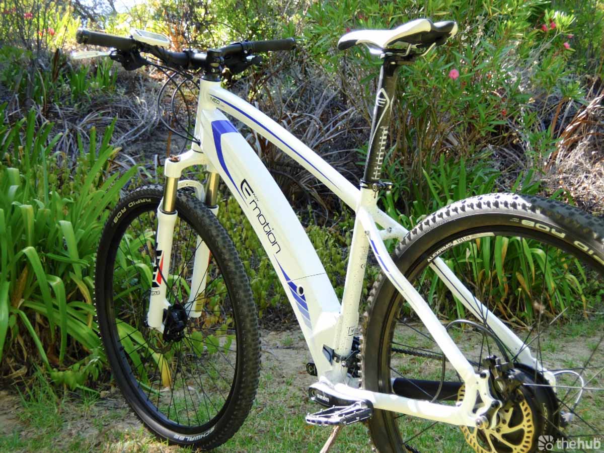 Review: Easy Motion NEO pedal assist e-bike | Bike Hub