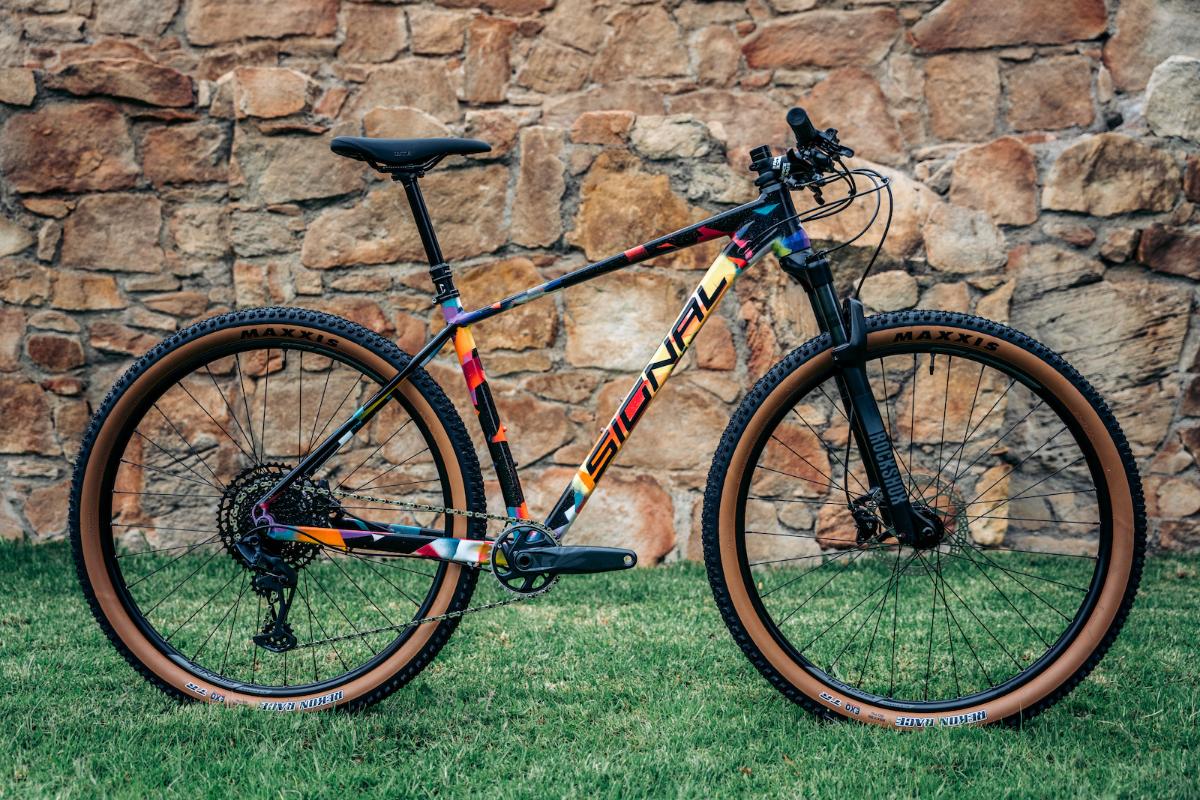 Bike Check: Pinner's custom-painted Signal PRO | Bike Hub