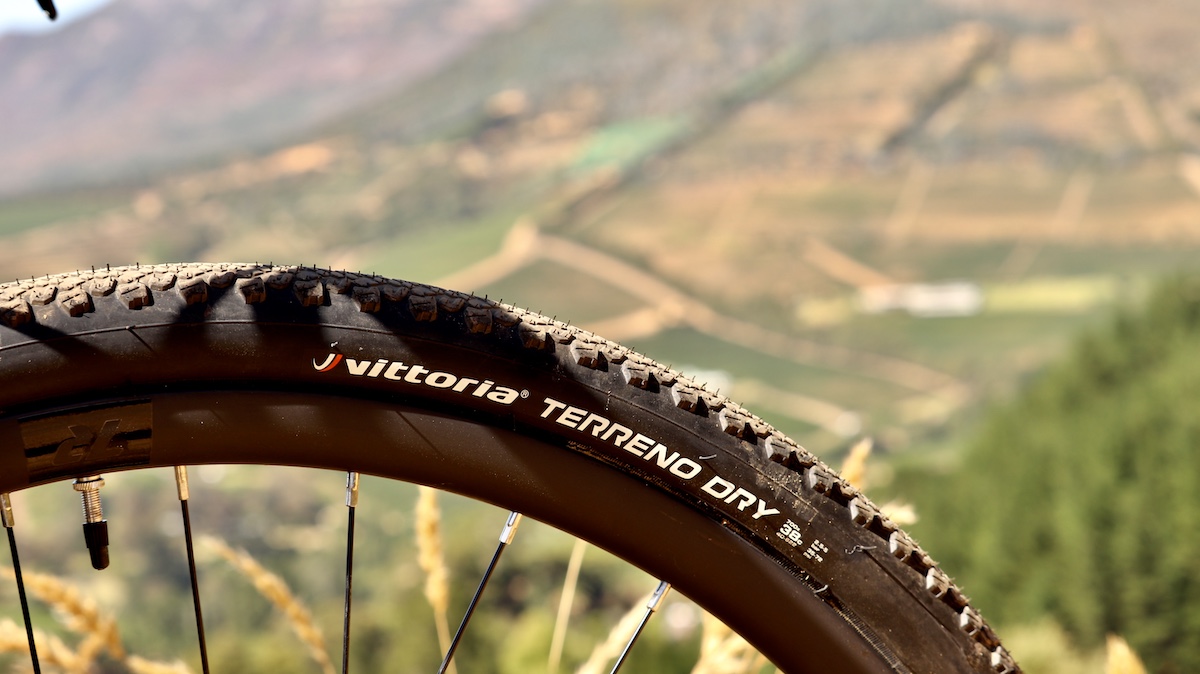 Review: Titan Racing Switch Carbon Elite | Bike Hub