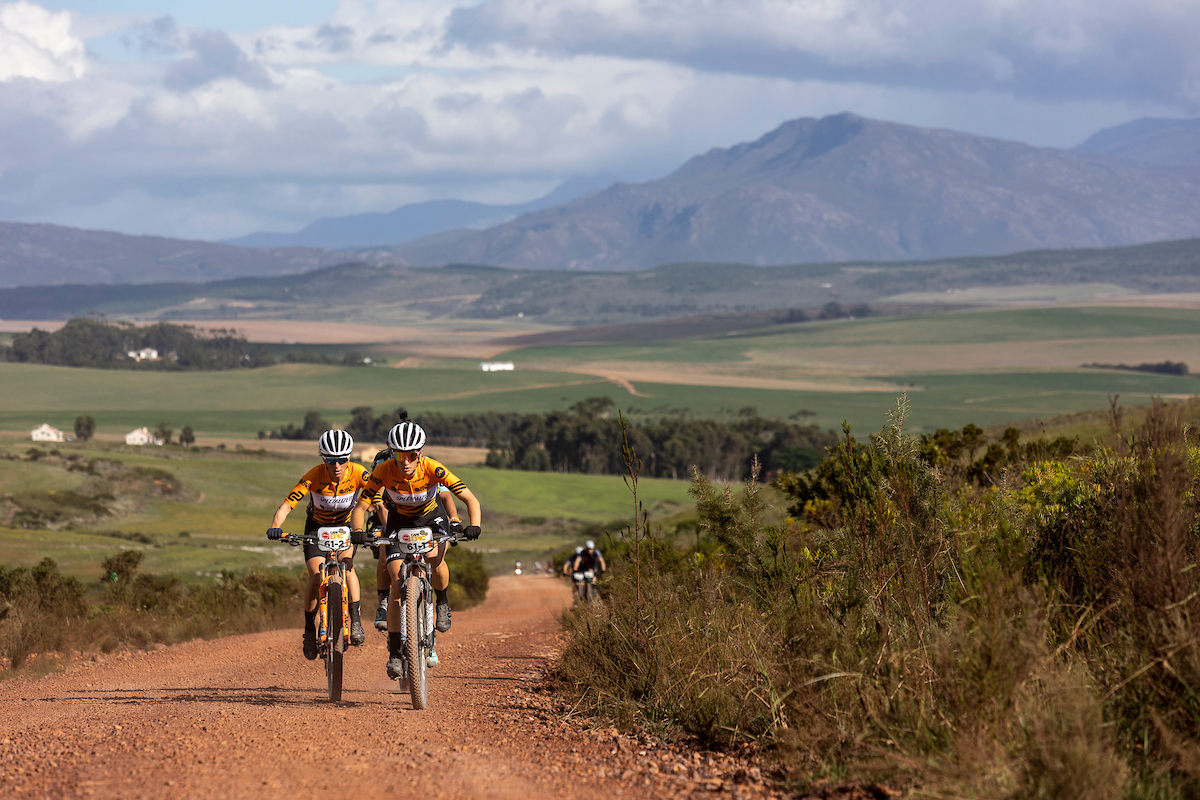 Cape Epic leader jerseys change hands after Stage 1 | Bike Hub