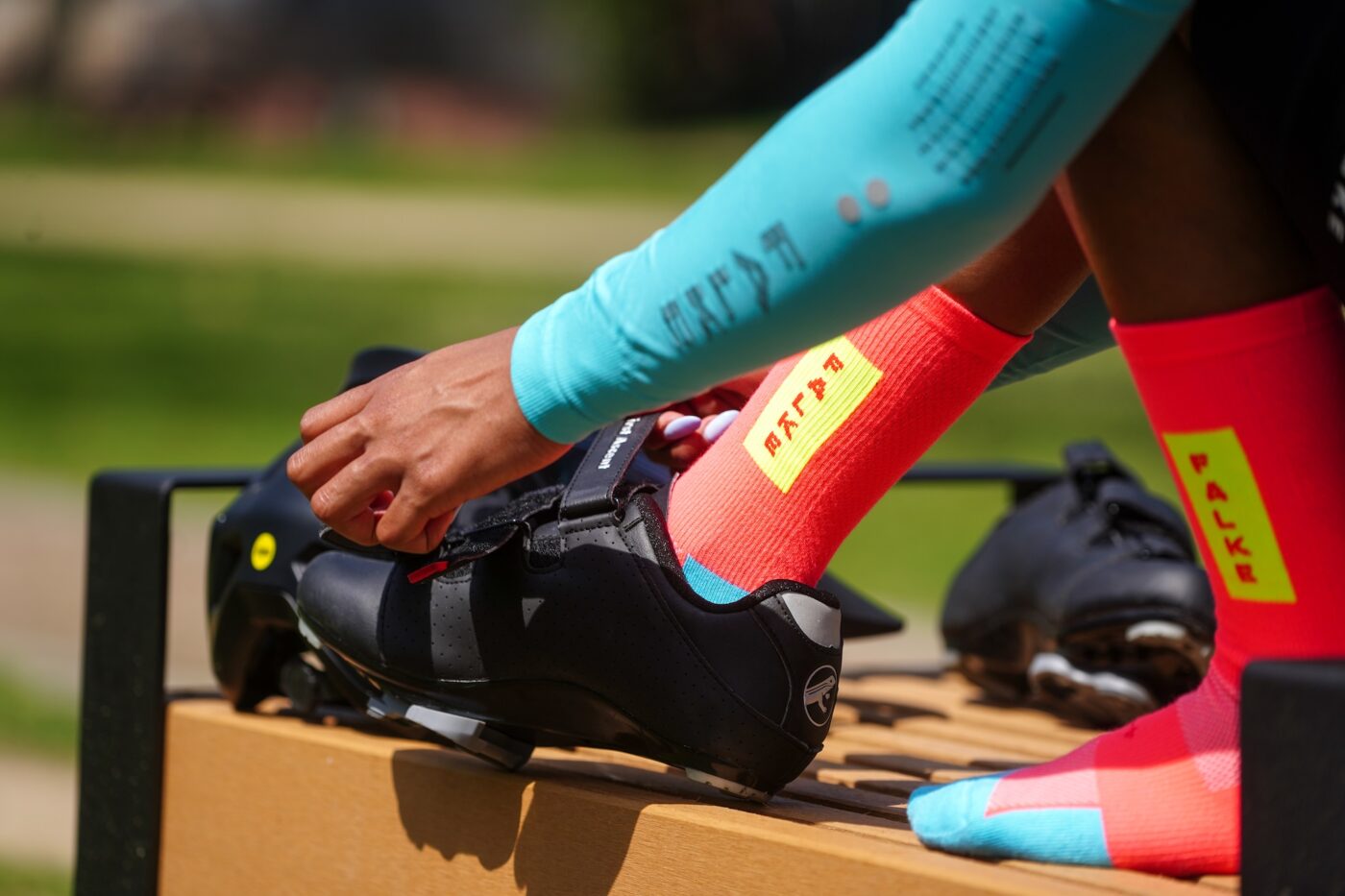 Falke BCool Bike Sock - High-Performance Comfort, Support, and ...