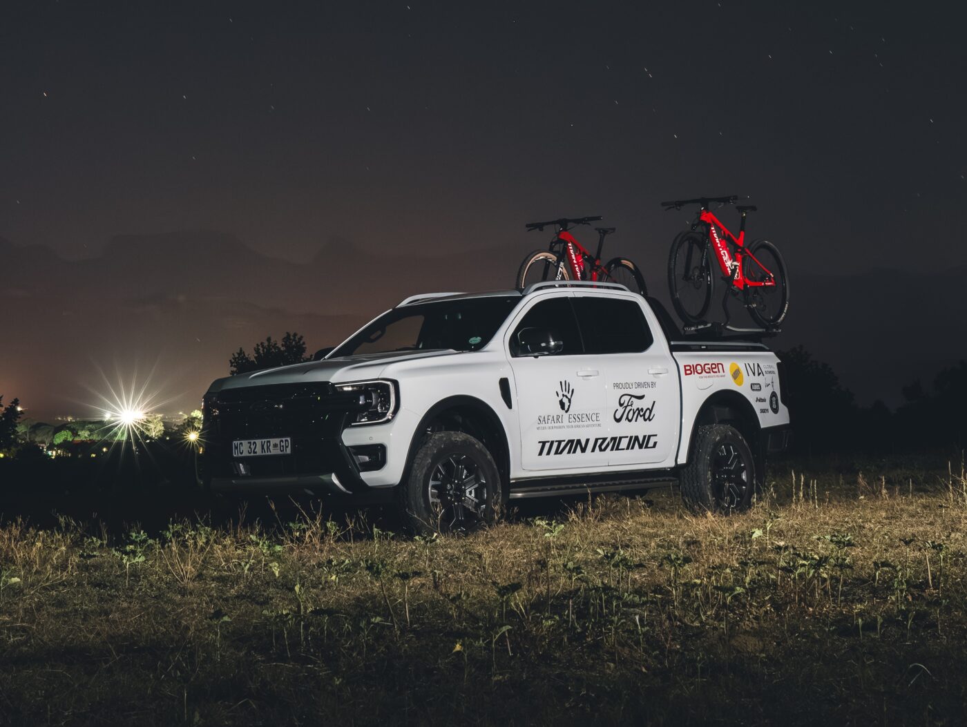 Safari Essence Titan Racing Team Announced, riders Bianca Haw and Danielle du Toit signed | Bike Hub