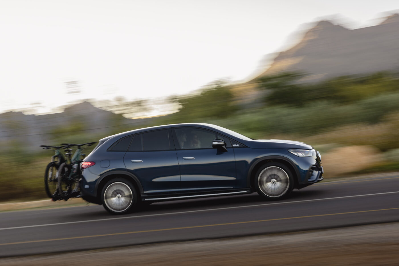 Exploring Ernie Els trails by E-bike with the Mercedes-Benz EQE SUV | Bike Hub