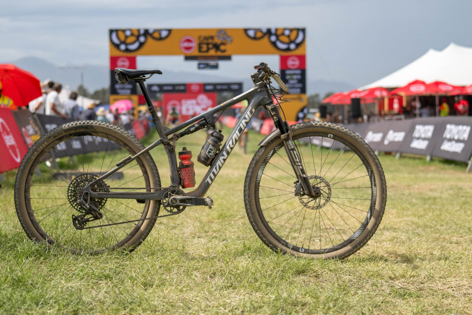 First Look: Titan Racing Cypher DC Carbon Empire | Bike Hub