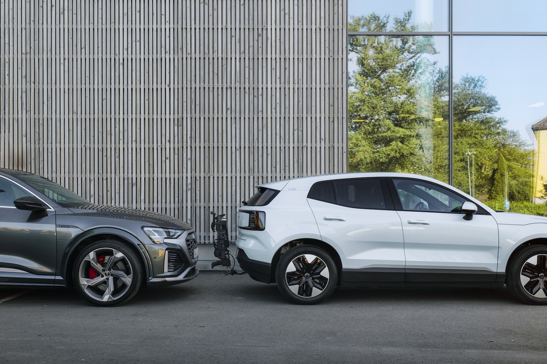 Thule introduces Thule OutPace – the compact, lightweight, and ...